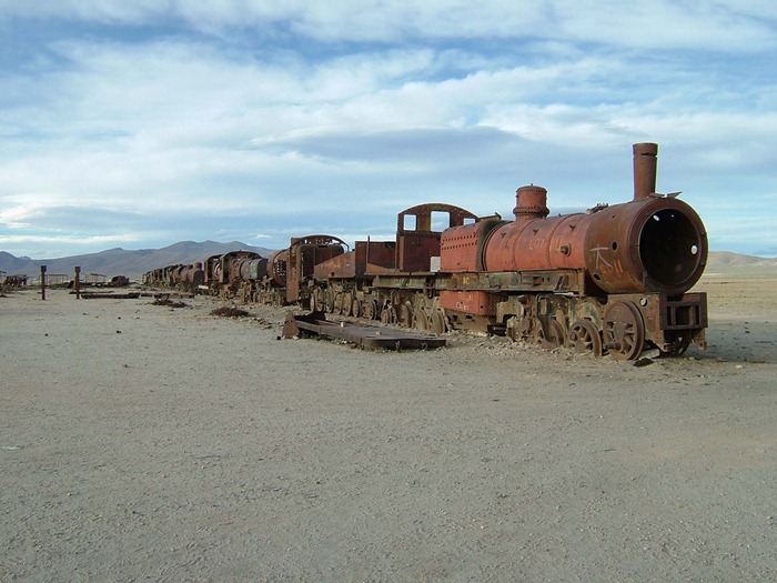 The Train Graveyard in Bolivia | Amusing Planet